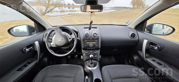 Black Nissan Qashqai 2009 in Daugavpils, with an engine capacity of 1.50 L and mileage of 251 thousand km for 4200 €, photo 9 on AUTOMOTO.COM.LV