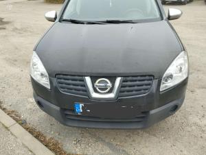 Black Nissan Qashqai 2009 in Vilnius, with an engine capacity of 1.60 L and mileage of 340 thousand km for 1650 €, photo 1 on AUTOMOTO.COM.LV