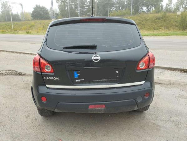Nissan Qashqai 2009 Viļņa vietnē Melns Nissan Qashqai 2009 Viļņa, ar dzinēja tilpumu 1.60 L un nobraukumu 340 tūkst. km par 1650 €, foto 3 vietnē AUTOMOTO.COM.LV