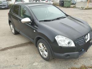 Black Nissan Qashqai 2009 in Vilnius, with an engine capacity of 1.60 L and mileage of 340 thousand km for 1650 €, photo 6 on AUTOMOTO.COM.LV