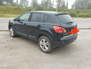 Black Nissan Qashqai 2009 in Vilnius, with an engine capacity of 1.60 L and mileage of 340 thousand km for 1650 €, photo 7 on AUTOMOTO.COM.LV