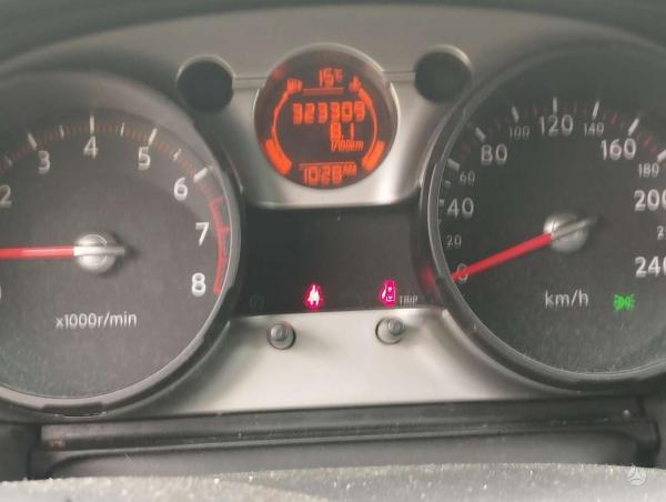 Nissan Qashqai 2009 Viļņa vietnē Melns Nissan Qashqai 2009 Viļņa, ar dzinēja tilpumu 1.60 L un nobraukumu 340 tūkst. km par 1650 €, foto 8 vietnē AUTOMOTO.COM.LV