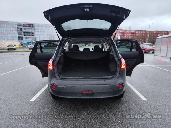 Black Nissan Qashqai 2010 in Tartu, with an engine capacity of 1.60 L and mileage of 180 thousand km for 3800 €, photo 11 on AUTOMOTO.COM.LV