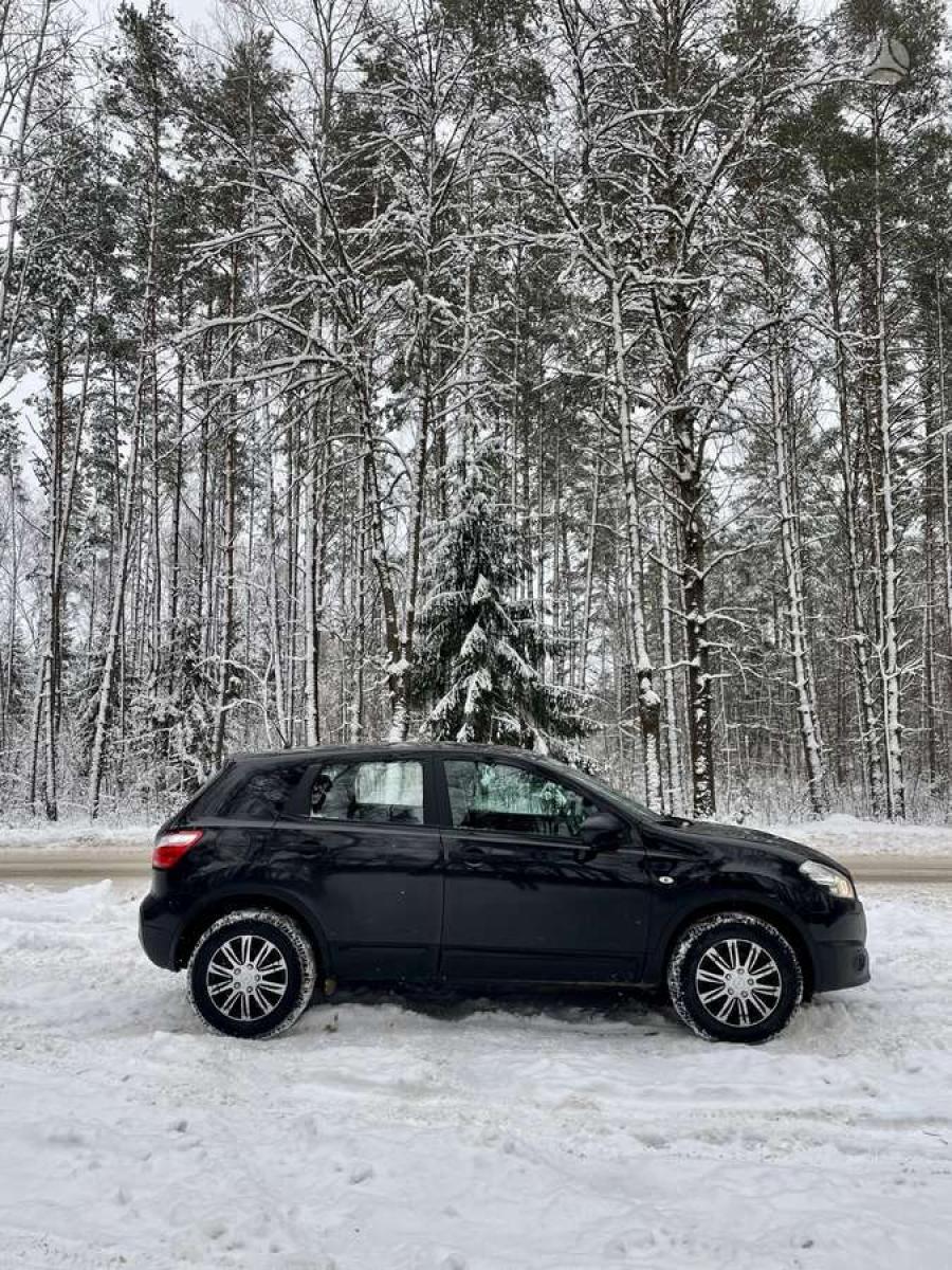 Черный Ниссан Кашкай 2010 в Вильнюс, объемом двигателя 2.00 л и пробегом 221 тыс. км за 4550 €, фото 4 на AUTOMOTO.COM.LV