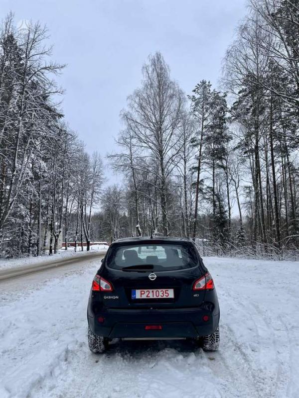 Черный Ниссан Кашкай 2010 в Вильнюс, объемом двигателя 2.00 л и пробегом 221 тыс. км за 4550 €, фото 6 на AUTOMOTO.COM.LV