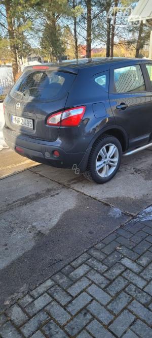 Black Nissan Qashqai 2010 in Panevezys, with an engine capacity of 1.60 L and mileage of 276 thousand km for 4850 €, photo 2 on AUTOMOTO.COM.LV