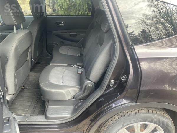 Black Nissan Qashqai 2010 in Limbazi, with an engine capacity of 2.00 L and mileage of 136 thousand km for 5100 €, photo 9 on AUTOMOTO.COM.LV