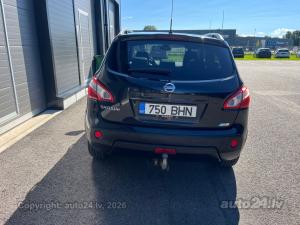 Melns Nissan Qashqai 2010 Pērnava, ar dzinēja tilpumu 1.50 L un nobraukumu 240 tūkst. km par 3800 €, foto 4 vietnē AUTOMOTO.COM.LV