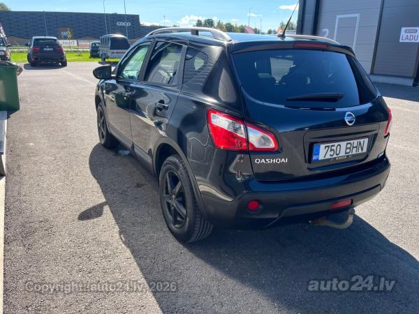 Melns Nissan Qashqai 2010 Pērnava, ar dzinēja tilpumu 1.50 L un nobraukumu 240 tūkst. km par 3800 €, foto 5 vietnē AUTOMOTO.COM.LV