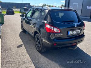 Melns Nissan Qashqai 2010 Pērnava, ar dzinēja tilpumu 1.50 L un nobraukumu 240 tūkst. km par 3800 €, foto 5 vietnē AUTOMOTO.COM.LV