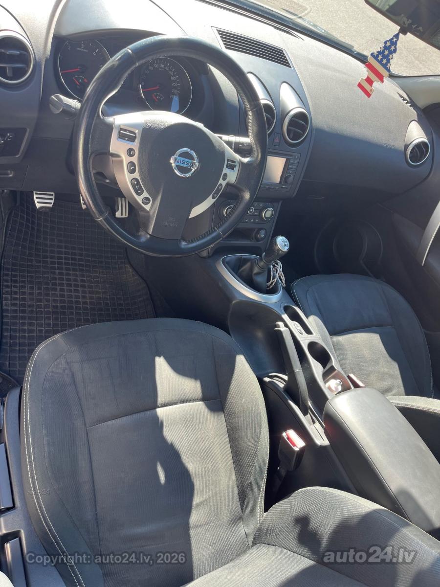 Melns Nissan Qashqai 2010 Pērnava, ar dzinēja tilpumu 1.50 L un nobraukumu 240 tūkst. km par 3800 €, foto 12 vietnē AUTOMOTO.COM.LV