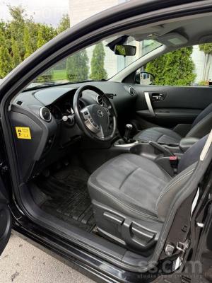 Melns Nissan Qashqai 2010 Tallina, ar dzinēja tilpumu 1.60 L un nobraukumu 155 tūkst. km par 5500 €, foto 17 vietnē AUTOMOTO.COM.LV