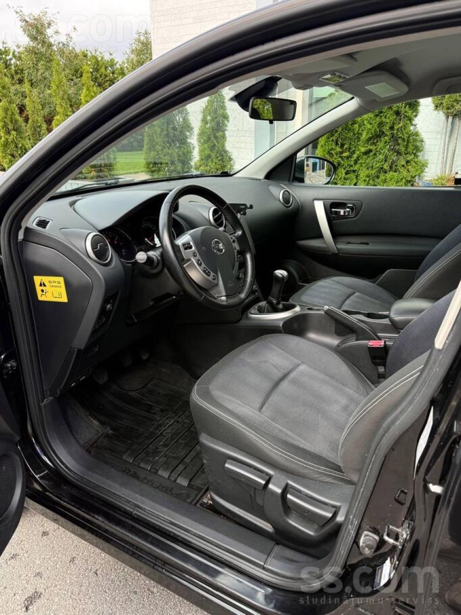 Melns Nissan Qashqai 2010 Tallina, ar dzinēja tilpumu 1.60 L un nobraukumu 155 tūkst. km par 5500 €, foto 17 vietnē AUTOMOTO.COM.LV