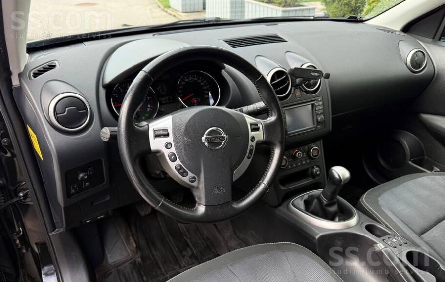 Melns Nissan Qashqai 2010 Tallina, ar dzinēja tilpumu 1.60 L un nobraukumu 155 tūkst. km par 5500 €, foto 18 vietnē AUTOMOTO.COM.LV