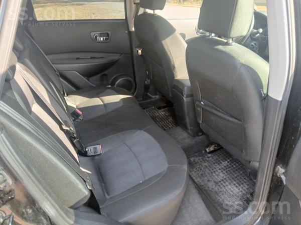 Melns Nissan Qashqai 2011 Limbaži, ar dzinēja tilpumu 2.00 L un nobraukumu 240 tūkst. km par 3800 €, foto 5 vietnē AUTOMOTO.COM.LV