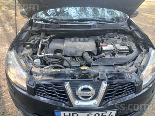 Black Nissan Qashqai 2011 in Limbazi, with an engine capacity of 2.00 L and mileage of 240 thousand km for 3800 €, photo 6 on AUTOMOTO.COM.LV