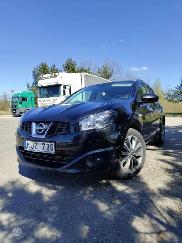 Black Nissan Qashqai 2011 in Panevezys, with an engine capacity of 2.00 L and mileage of 253 thousand km for 4000 €, photo 5 on AUTOMOTO.COM.LV