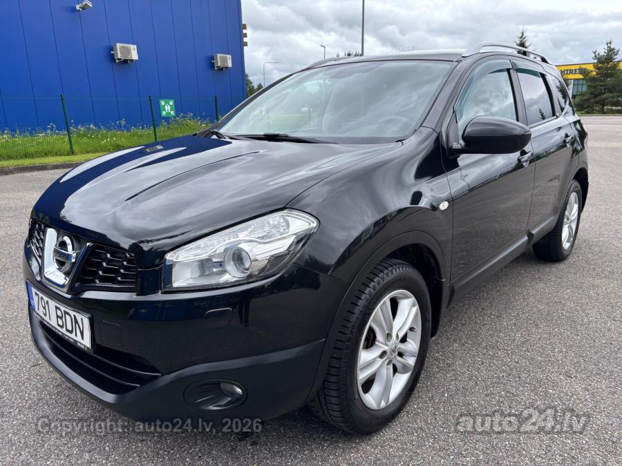 Black Nissan Qashqai 2011 in Paide, with an engine capacity of 1.60 L and mileage of 212 thousand km for 5690 €, photo 1 on AUTOMOTO.COM.LV