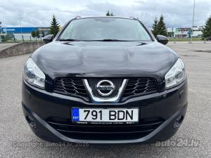 Black Nissan Qashqai 2011 in Paide, with an engine capacity of 1.60 L and mileage of 212 thousand km for 5690 €, photo 3 on AUTOMOTO.COM.LV