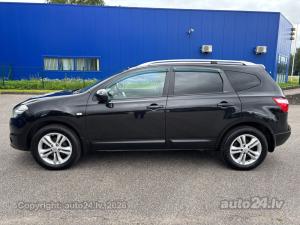 Black Nissan Qashqai 2011 in Paide, with an engine capacity of 1.60 L and mileage of 212 thousand km for 5690 €, photo 4 on AUTOMOTO.COM.LV