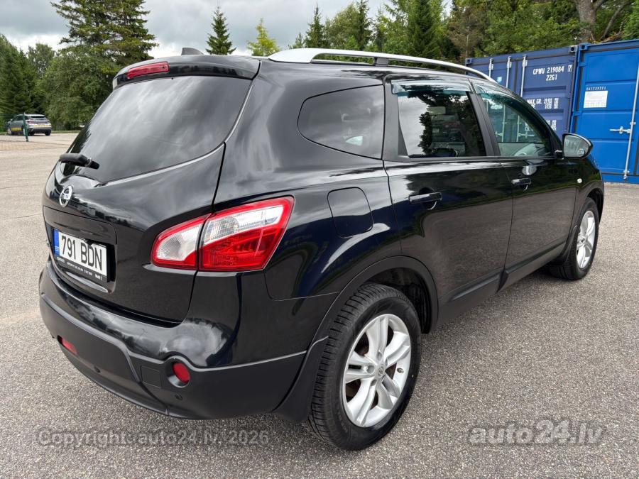 Black Nissan Qashqai 2011 in Paide, with an engine capacity of 1.60 L and mileage of 212 thousand km for 5690 €, photo 6 on AUTOMOTO.COM.LV