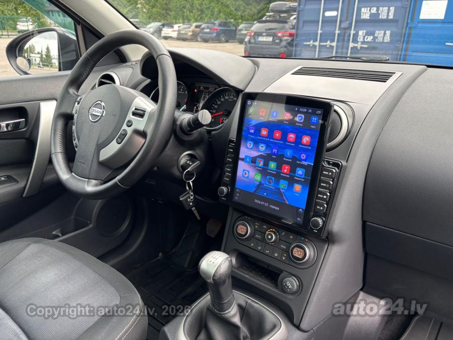 Black Nissan Qashqai 2011 in Paide, with an engine capacity of 1.60 L and mileage of 212 thousand km for 5690 €, photo 9 on AUTOMOTO.COM.LV