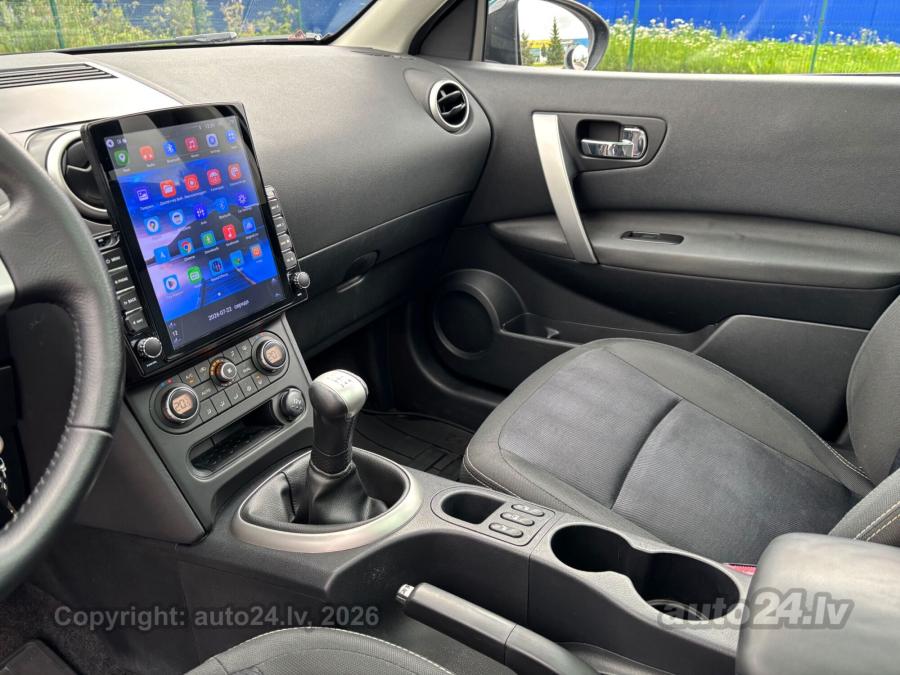 Black Nissan Qashqai 2011 in Paide, with an engine capacity of 1.60 L and mileage of 212 thousand km for 5690 €, photo 13 on AUTOMOTO.COM.LV