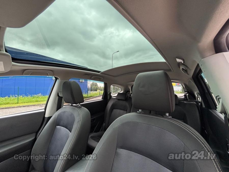 Black Nissan Qashqai 2011 in Paide, with an engine capacity of 1.60 L and mileage of 212 thousand km for 5690 €, photo 16 on AUTOMOTO.COM.LV