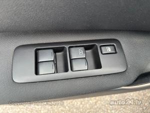 Black Nissan Qashqai 2011 in Paide, with an engine capacity of 1.60 L and mileage of 212 thousand km for 5690 €, photo 20 on AUTOMOTO.COM.LV