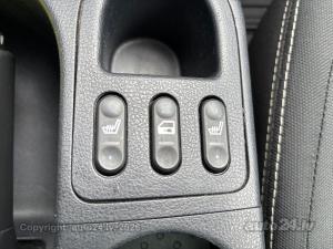 Black Nissan Qashqai 2011 in Paide, with an engine capacity of 1.60 L and mileage of 212 thousand km for 5690 €, photo 21 on AUTOMOTO.COM.LV