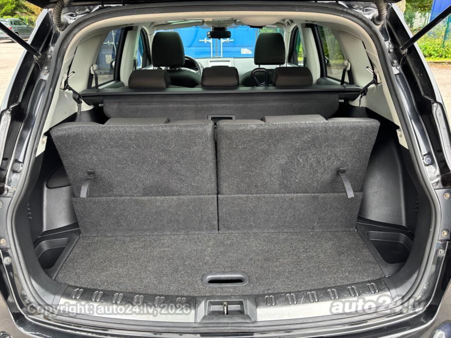 Black Nissan Qashqai 2011 in Paide, with an engine capacity of 1.60 L and mileage of 212 thousand km for 5690 €, photo 24 on AUTOMOTO.COM.LV