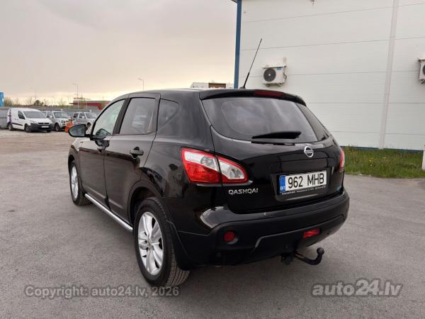 Melns Nissan Qashqai 2011 Tallina, ar dzinēja tilpumu 1.50 L un nobraukumu 270 tūkst. km par 4999 €, foto 4 vietnē AUTOMOTO.COM.LV