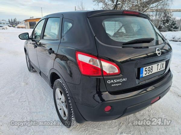Black Nissan Qashqai 2012 in Paide, with an engine capacity of 1.60 L and mileage of 217 thousand km for 4750 €, photo 4 on AUTOMOTO.COM.LV