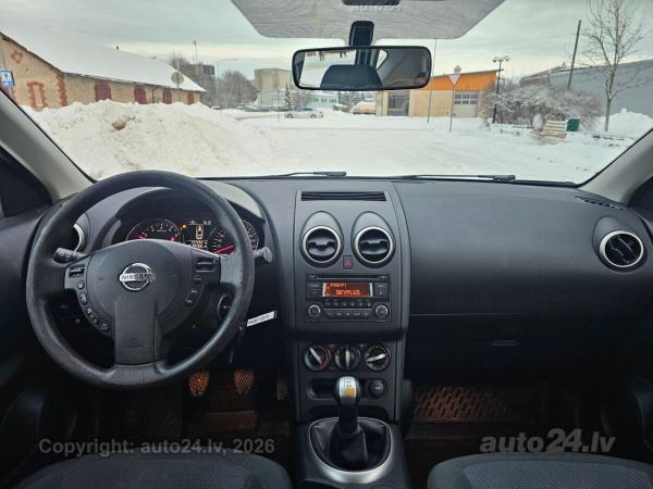 Black Nissan Qashqai 2012 in Paide, with an engine capacity of 1.60 L and mileage of 217 thousand km for 4750 €, photo 8 on AUTOMOTO.COM.LV