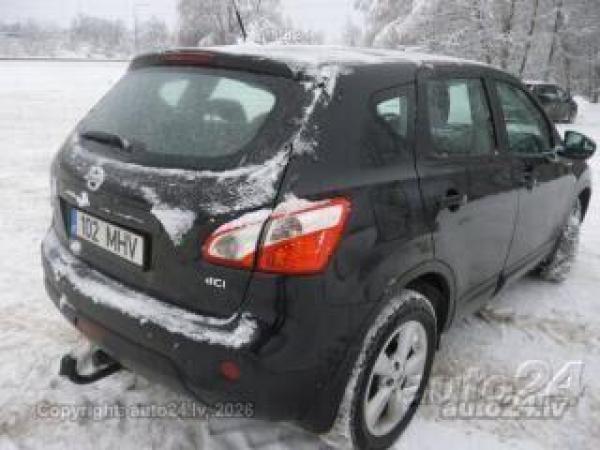 Melns Nissan Qashqai 2013 Tallina, ar dzinēja tilpumu 1.50 L un nobraukumu 170 tūkst. km par 6750 €, foto 6 vietnē AUTOMOTO.COM.LV