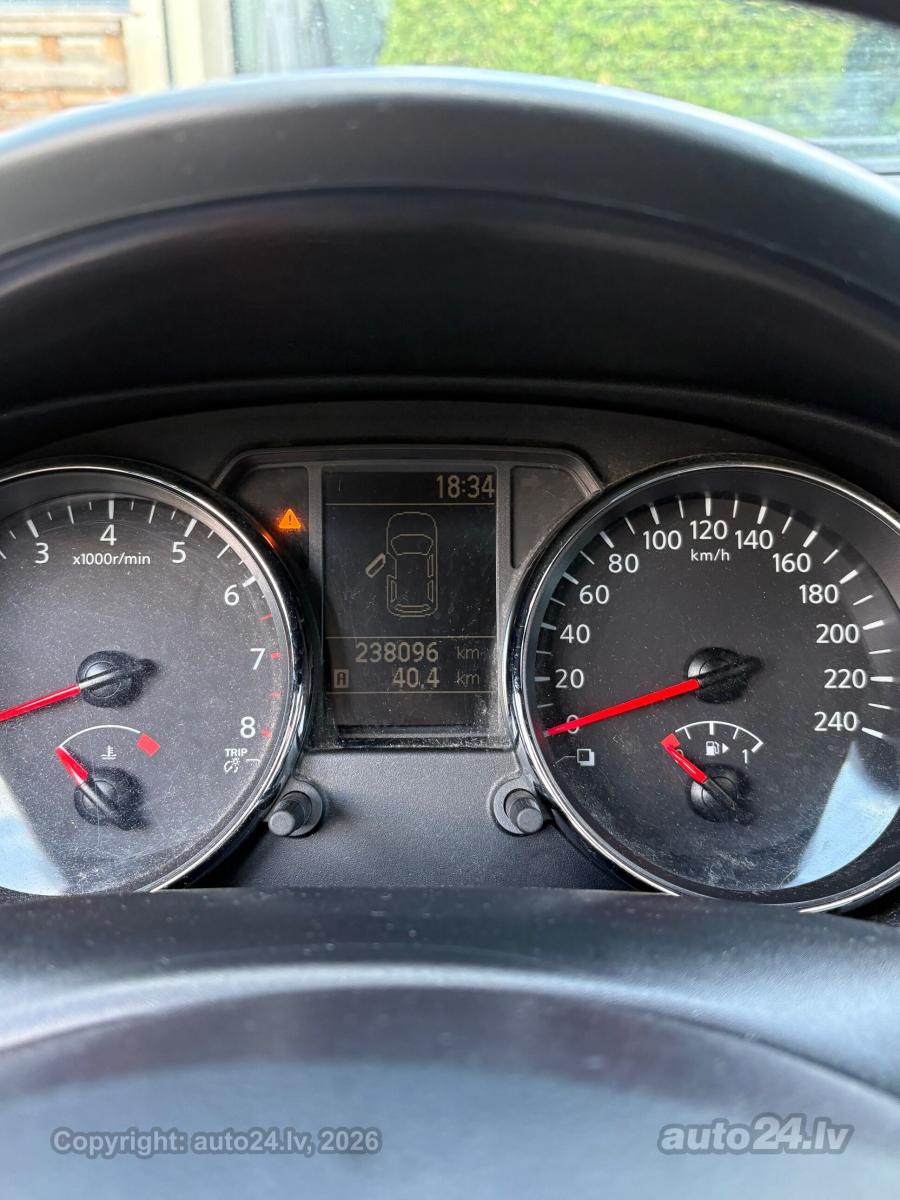 Melns Nissan Qashqai 2013 Jehvi, ar dzinēja tilpumu 1.60 L un nobraukumu 238 tūkst. km par 4490 €, foto 4 vietnē AUTOMOTO.COM.LV