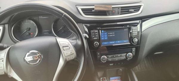 Black Nissan Qashqai 2014 in Siauliai, with an engine capacity of 1.20 L and mileage of 144 thousand km for 6800 €, photo 7 on AUTOMOTO.COM.LV