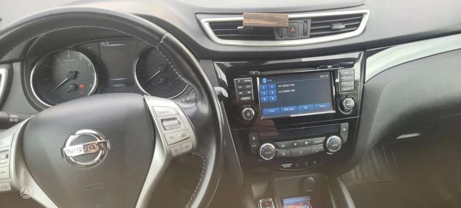 Black Nissan Qashqai 2014 in Siauliai, with an engine capacity of 1.20 L and mileage of 144 thousand km for 6800 €, photo 7 on AUTOMOTO.COM.LV