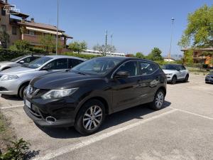 Black Nissan Qashqai 2015 in Vilnius, with an engine capacity of 1.50 L and mileage of 318 thousand km for 5950 €, photo 9 on AUTOMOTO.COM.LV