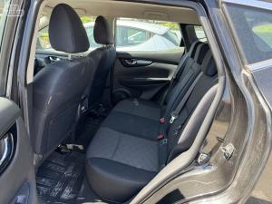 Black Nissan Qashqai 2015 in Vilnius, with an engine capacity of 1.50 L and mileage of 318 thousand km for 5950 €, photo 12 on AUTOMOTO.COM.LV