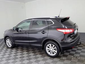 Black Nissan Qashqai 2015 in Tallinn, with an engine capacity of 1.20 L and mileage of 143 thousand km for 5999 €, photo 5 on AUTOMOTO.COM.LV