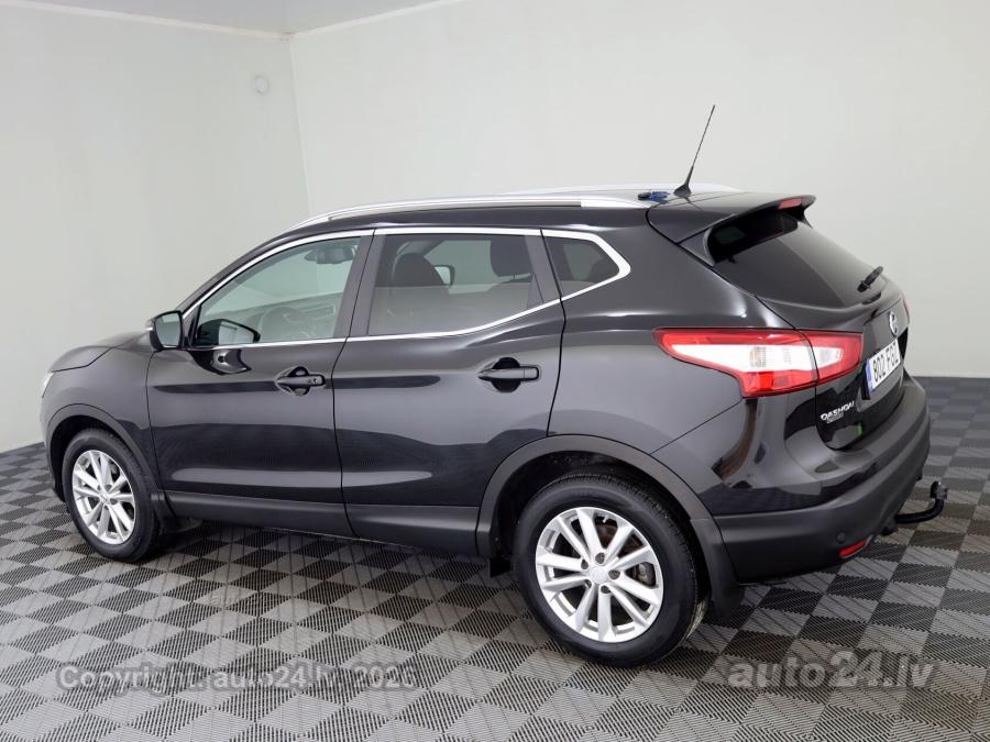 Black Nissan Qashqai 2015 in Tallinn, with an engine capacity of 1.20 L and mileage of 143 thousand km for 5999 €, photo 5 on AUTOMOTO.COM.LV