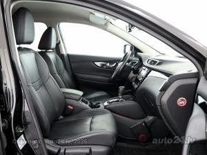 Black Nissan Qashqai 2015 in Tallinn, with an engine capacity of 1.20 L and mileage of 143 thousand km for 5999 €, photo 7 on AUTOMOTO.COM.LV