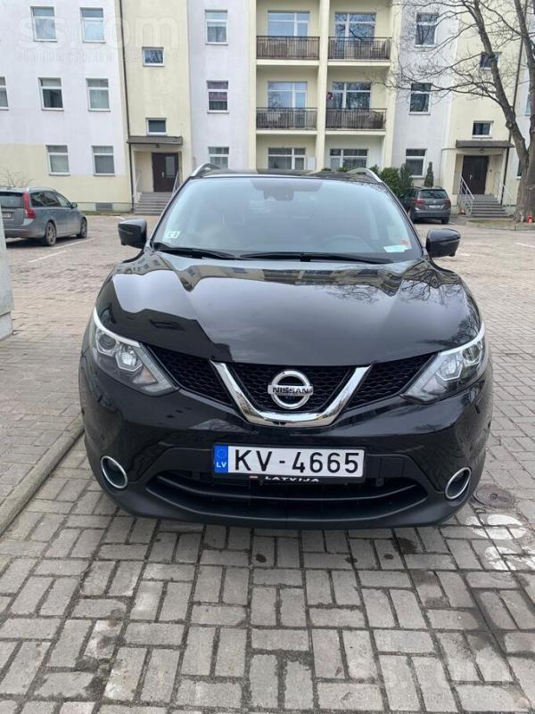 Black Nissan Qashqai 2017 in Riga, with an engine capacity of 1.20 L and mileage of 65 thousand km for 12300 €, photo 1 on AUTOMOTO.COM.LV