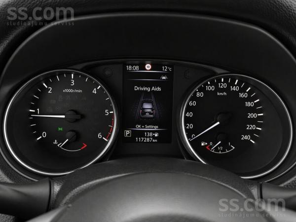Black Nissan Qashqai 2018 in Riga, with an engine capacity of 1.60 L and mileage of 117 thousand km for 12980 €, photo 10 on AUTOMOTO.COM.LV