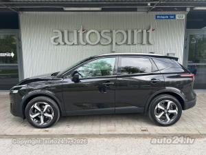 Black Nissan Qashqai 2021 in Tallinn, with an engine capacity of 1.30 L and mileage of 39 thousand km for 20990 €, photo 3 on AUTOMOTO.COM.LV