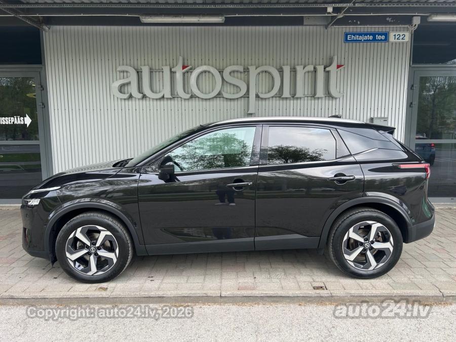 Black Nissan Qashqai 2021 in Tallinn, with an engine capacity of 1.30 L and mileage of 39 thousand km for 20990 €, photo 3 on AUTOMOTO.COM.LV
