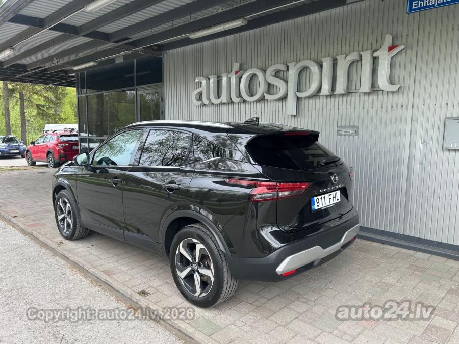 Black Nissan Qashqai 2021 in Tallinn, with an engine capacity of 1.30 L and mileage of 39 thousand km for 20990 €, photo 4 on AUTOMOTO.COM.LV