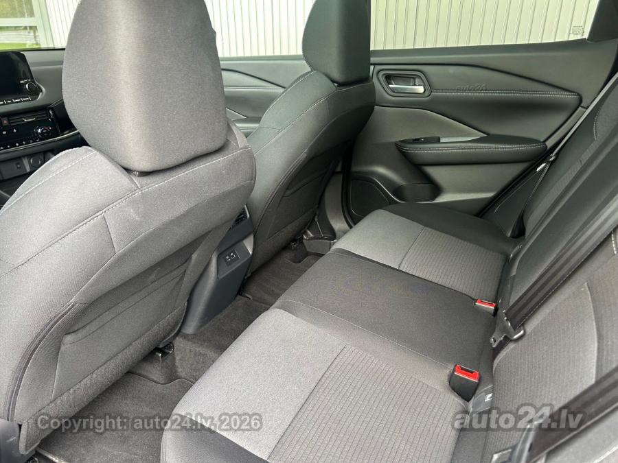 Black Nissan Qashqai 2021 in Tallinn, with an engine capacity of 1.30 L and mileage of 39 thousand km for 20990 €, photo 8 on AUTOMOTO.COM.LV