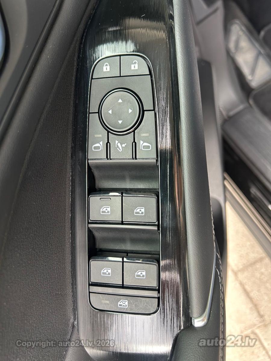 Black Nissan Qashqai 2021 in Tallinn, with an engine capacity of 1.30 L and mileage of 39 thousand km for 20990 €, photo 15 on AUTOMOTO.COM.LV